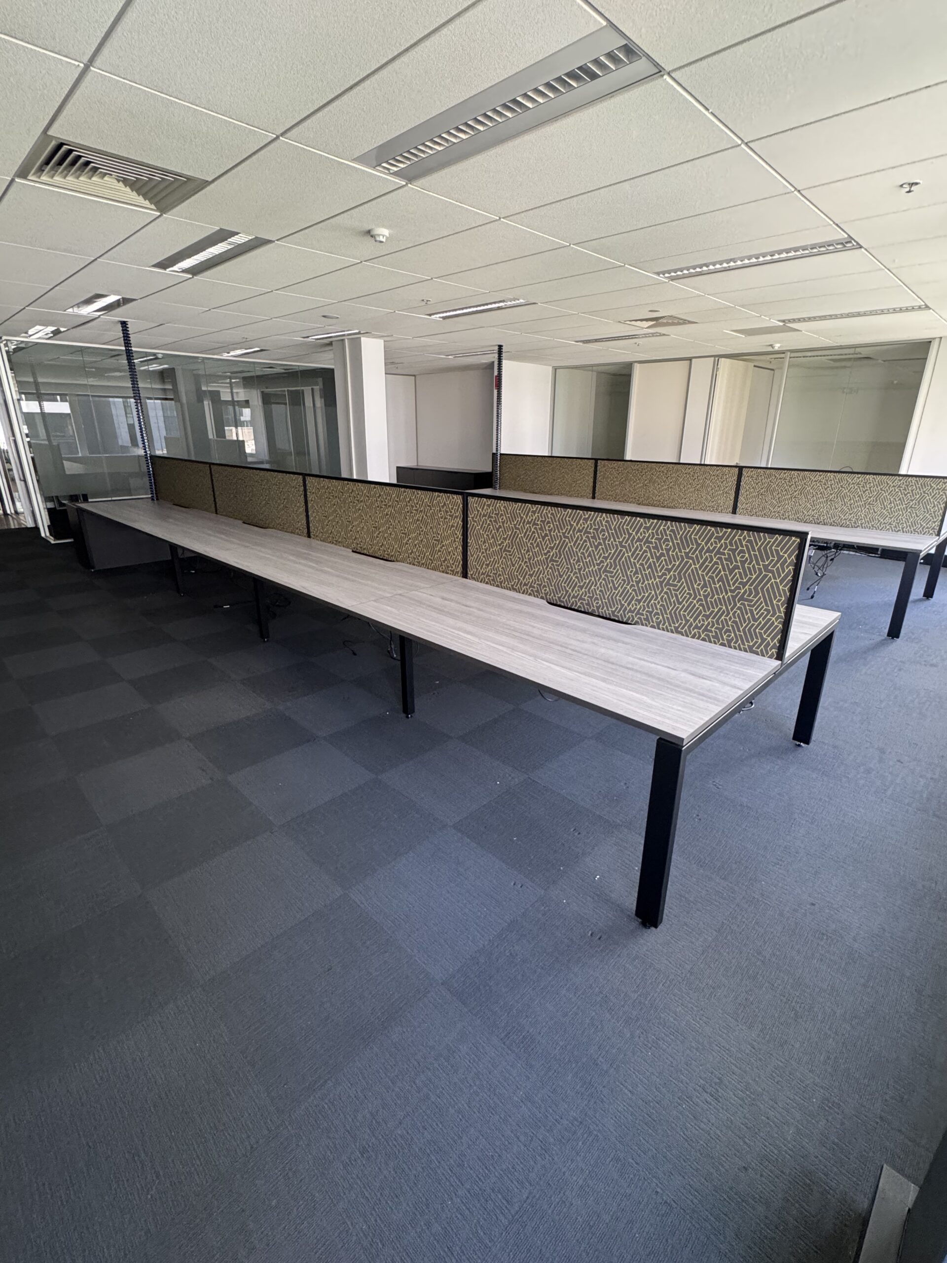 Second Hand 8-Person Multi Person Desk with Partitions-Dark Wood-6800mm ...