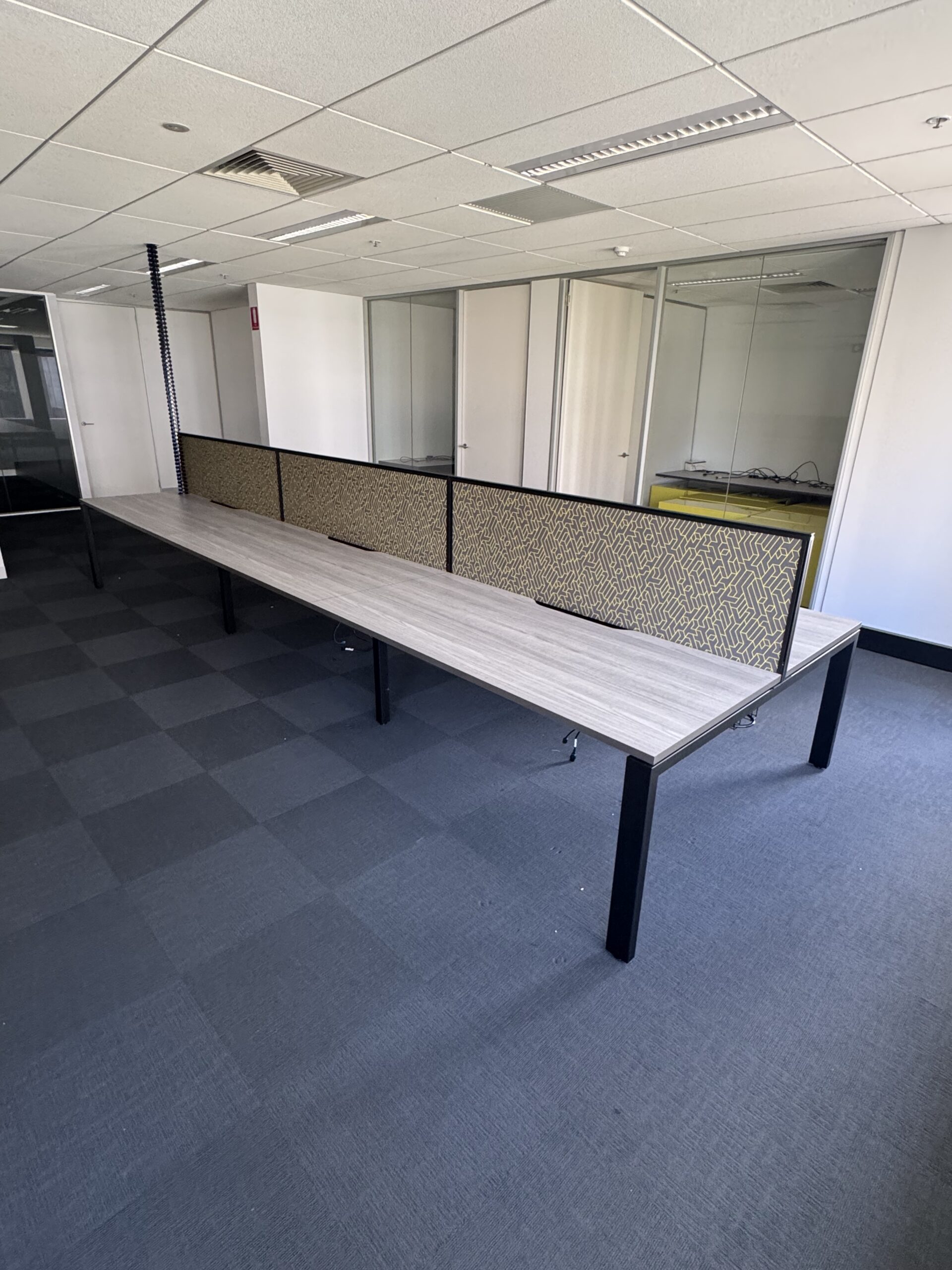 Second Hand 6-Person Multi Person Desk with Partitions-Dark Wood-5100mm ...