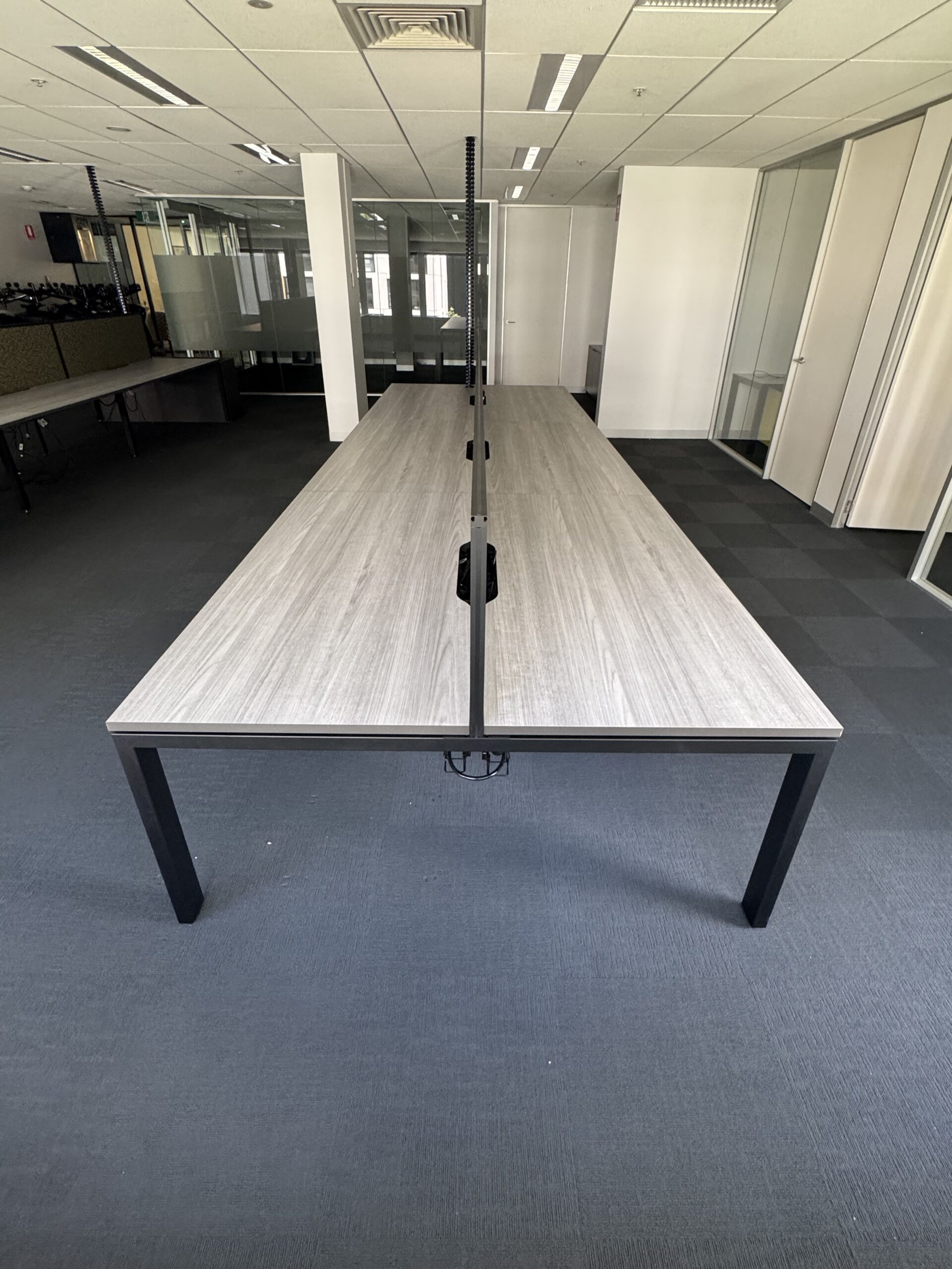 Second Hand 6-Person Multi Person Desk with Partitions-Dark Wood-5100mm ...